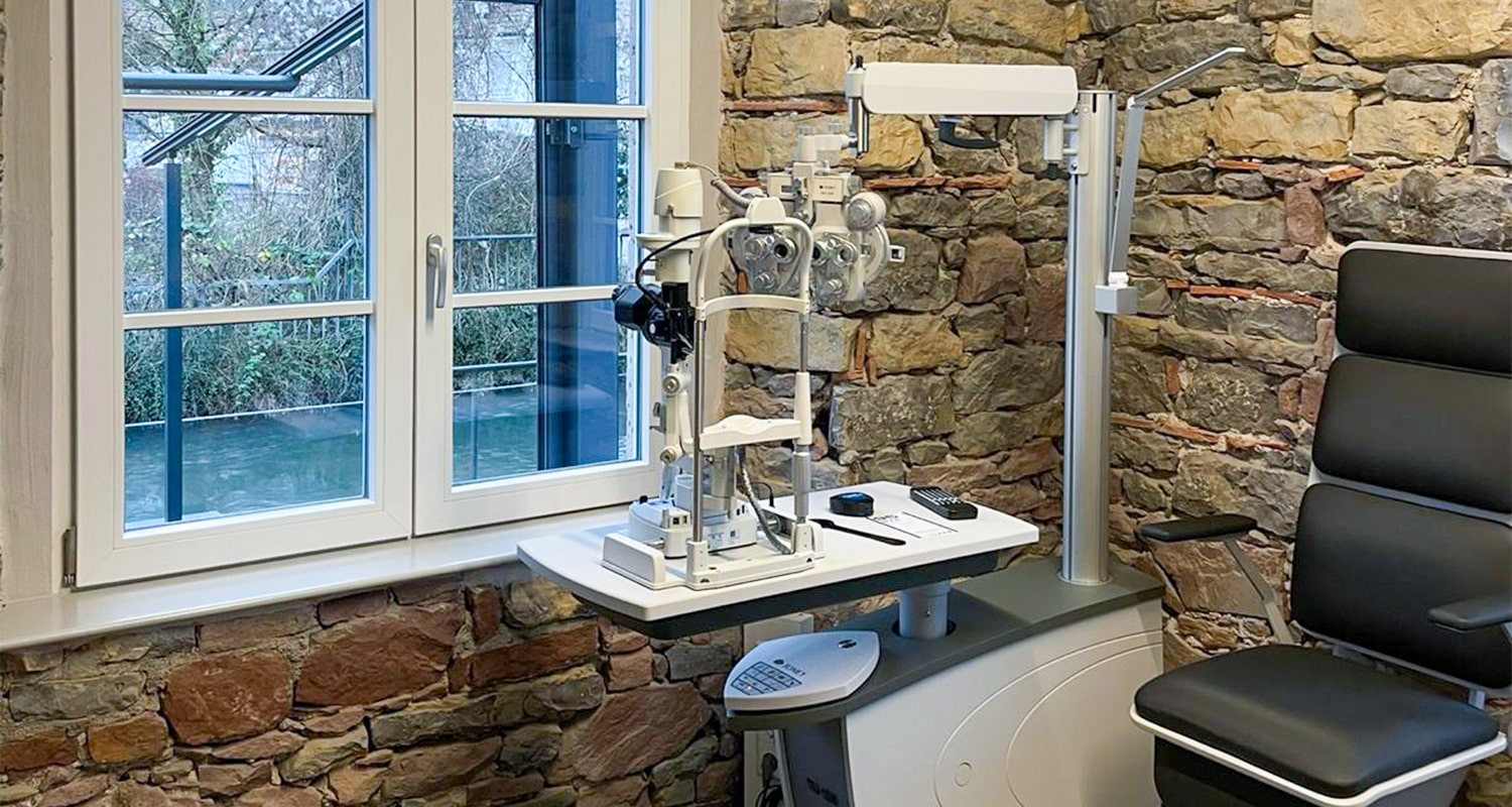 Laser Eye Surgery & Lens Implantation in Lörrach | CARE Vision